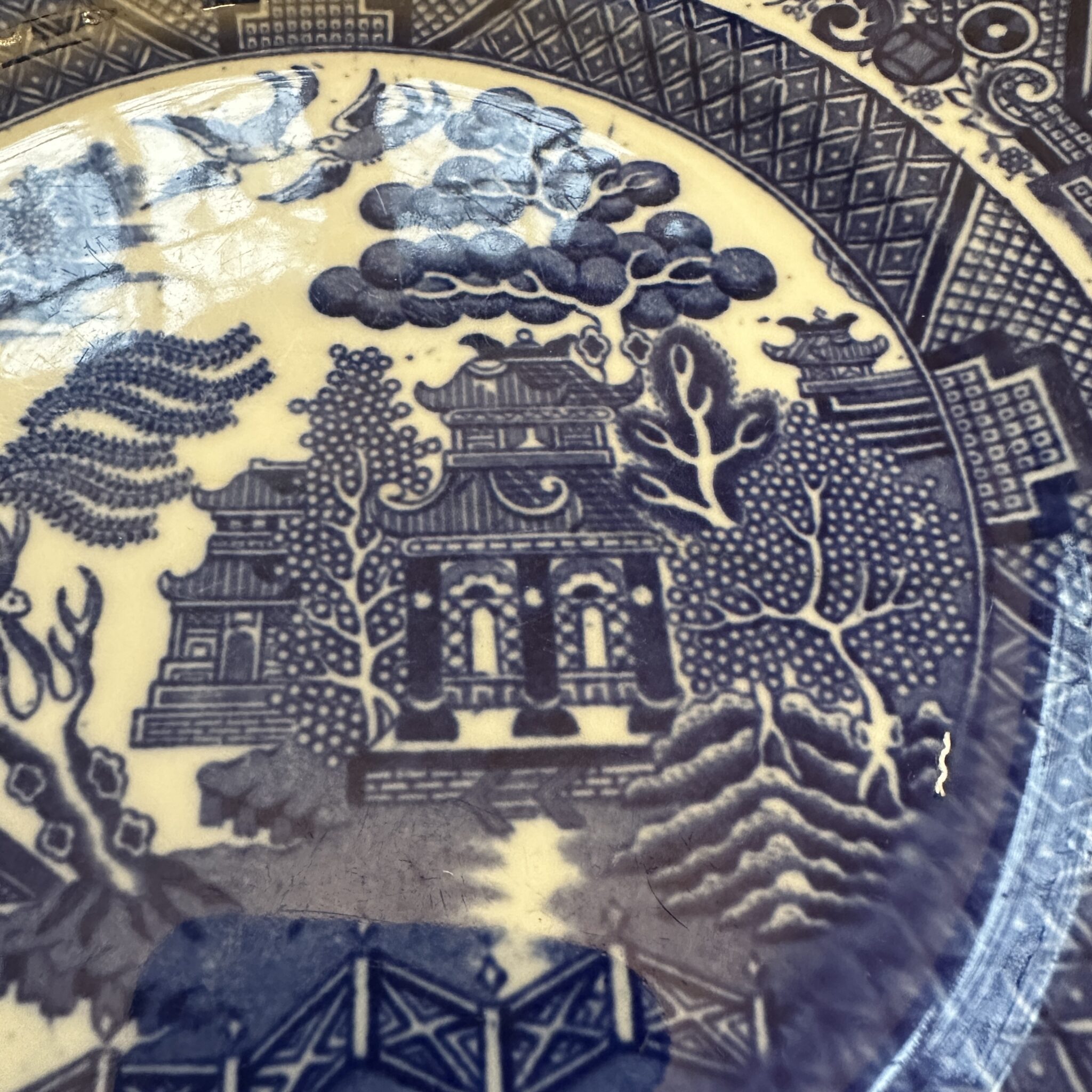 Blue Willow China: The Pattern That Tells a Thousand-Year-Old Love ...