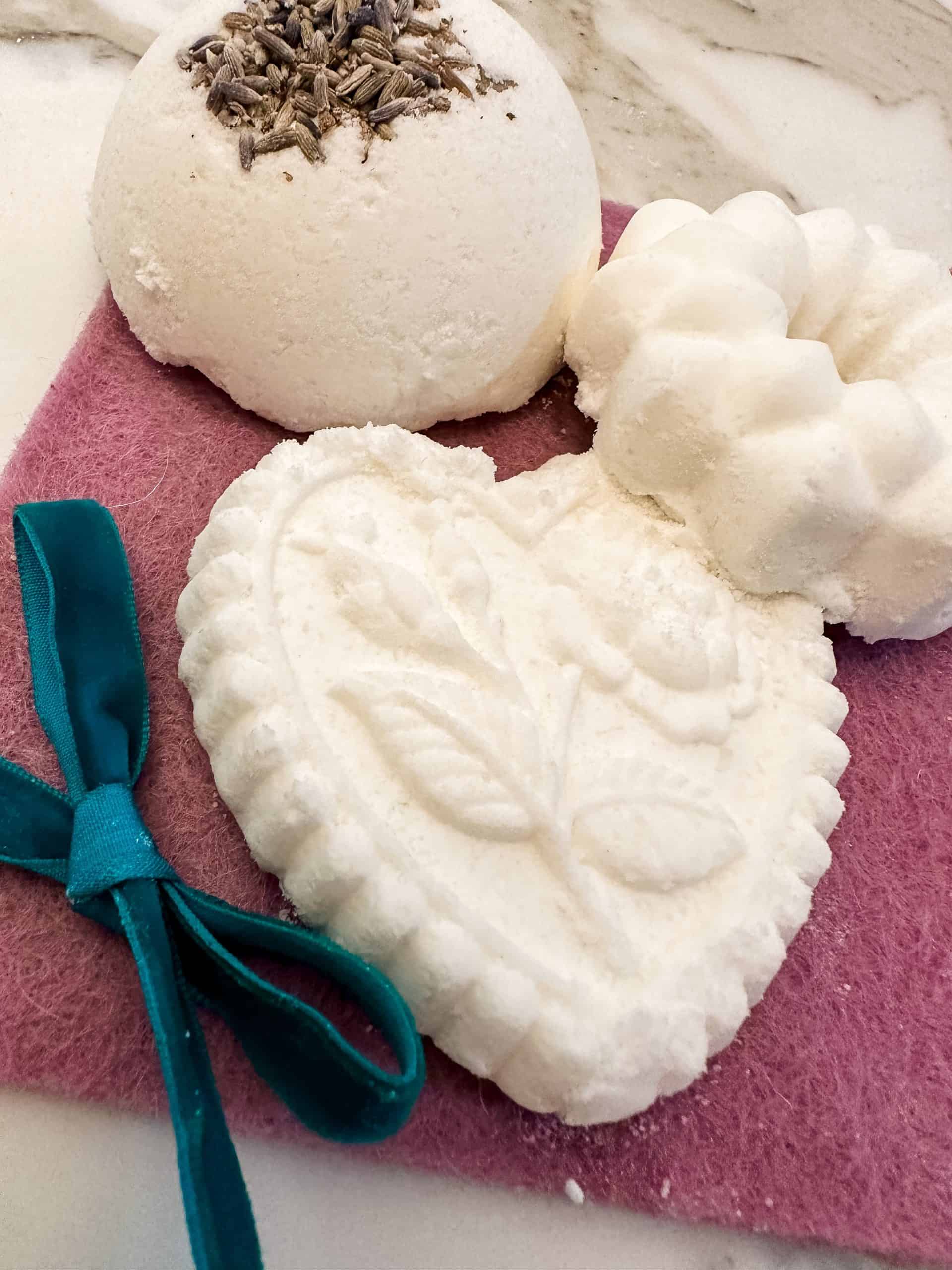 How to Make Easy Homemade Bath Bombs - Step-by-Step Tutorial - Amy ...