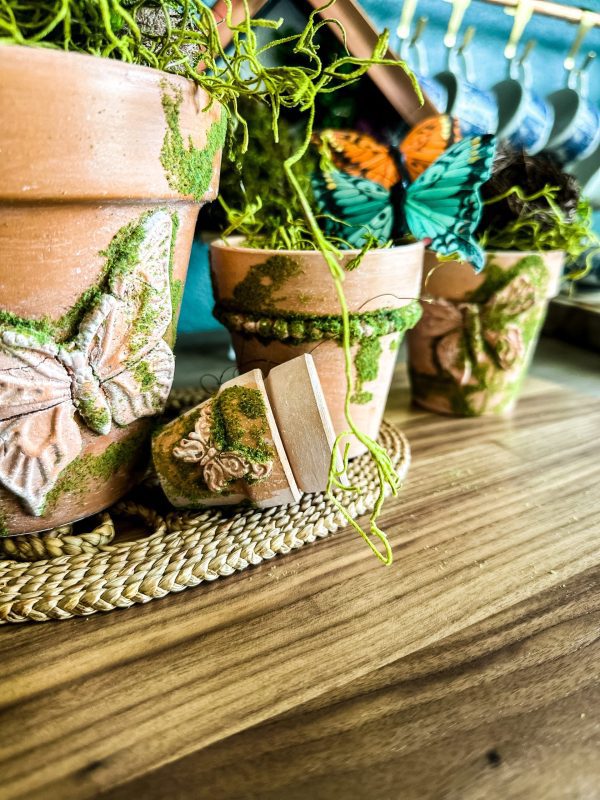 How To Make Terra Cotta Pots Look Vintage Using Crayola Air Dry Clay ...