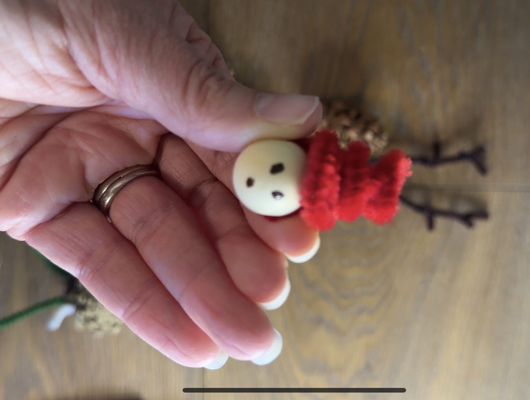 How to Make Pinecone Elves: A Fun and Easy Holiday Craft - Amy Sadler ...
